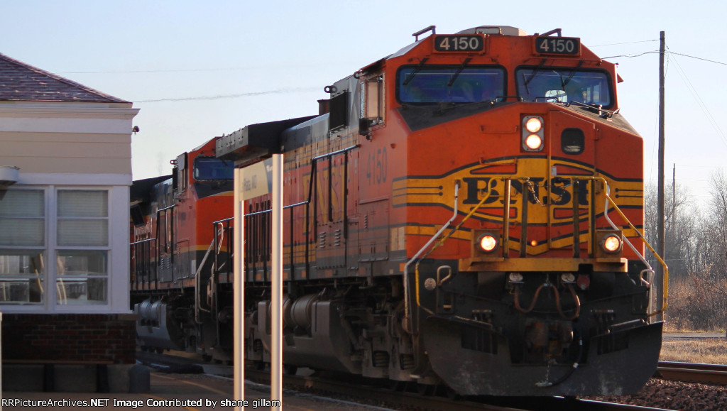 BNSF 4150 rips west with a hot z train.